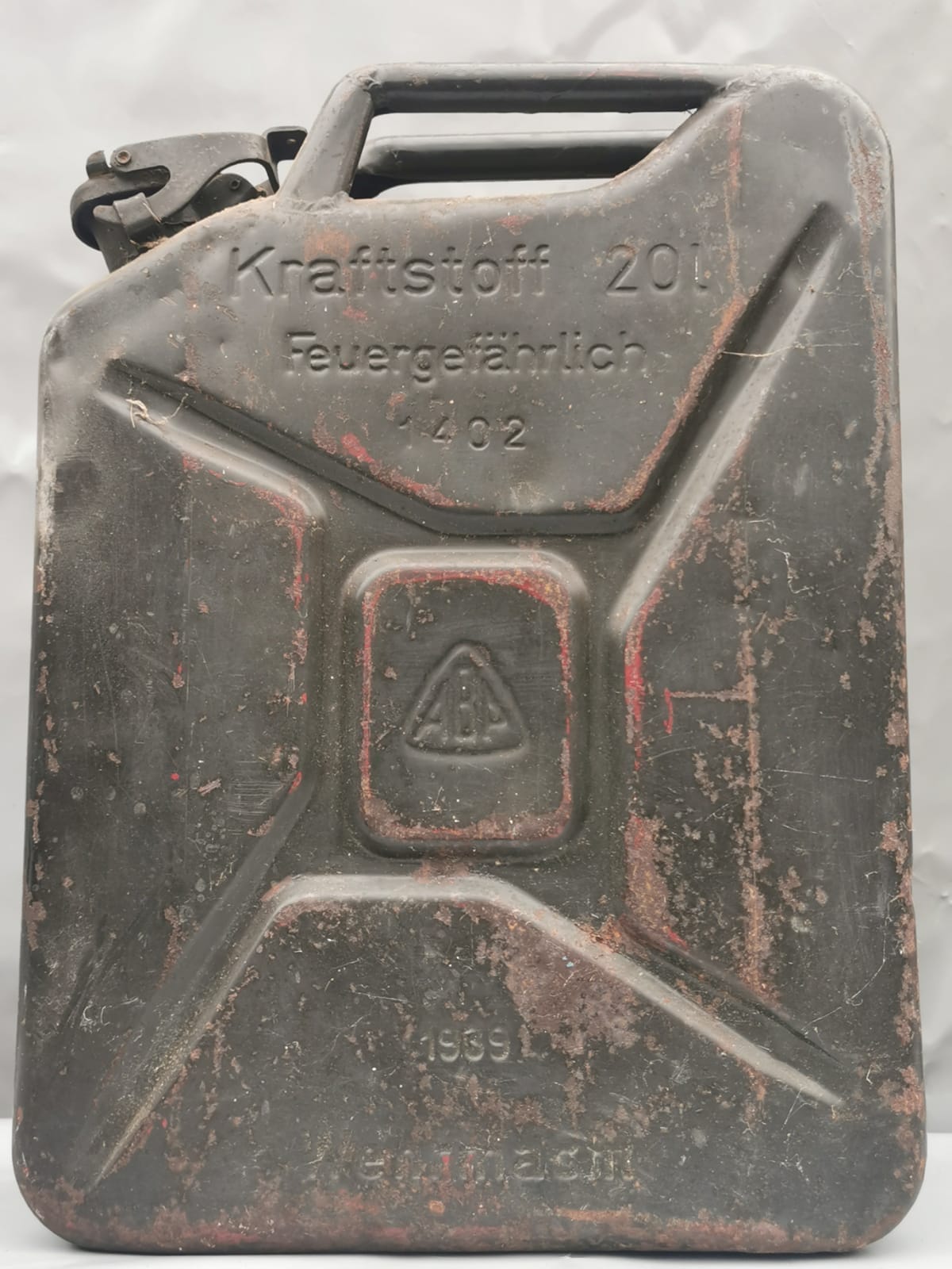 ww2 German jerry can - Total Relics